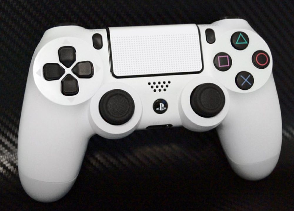 White Touchpad Decal – Dots – FlamingToast